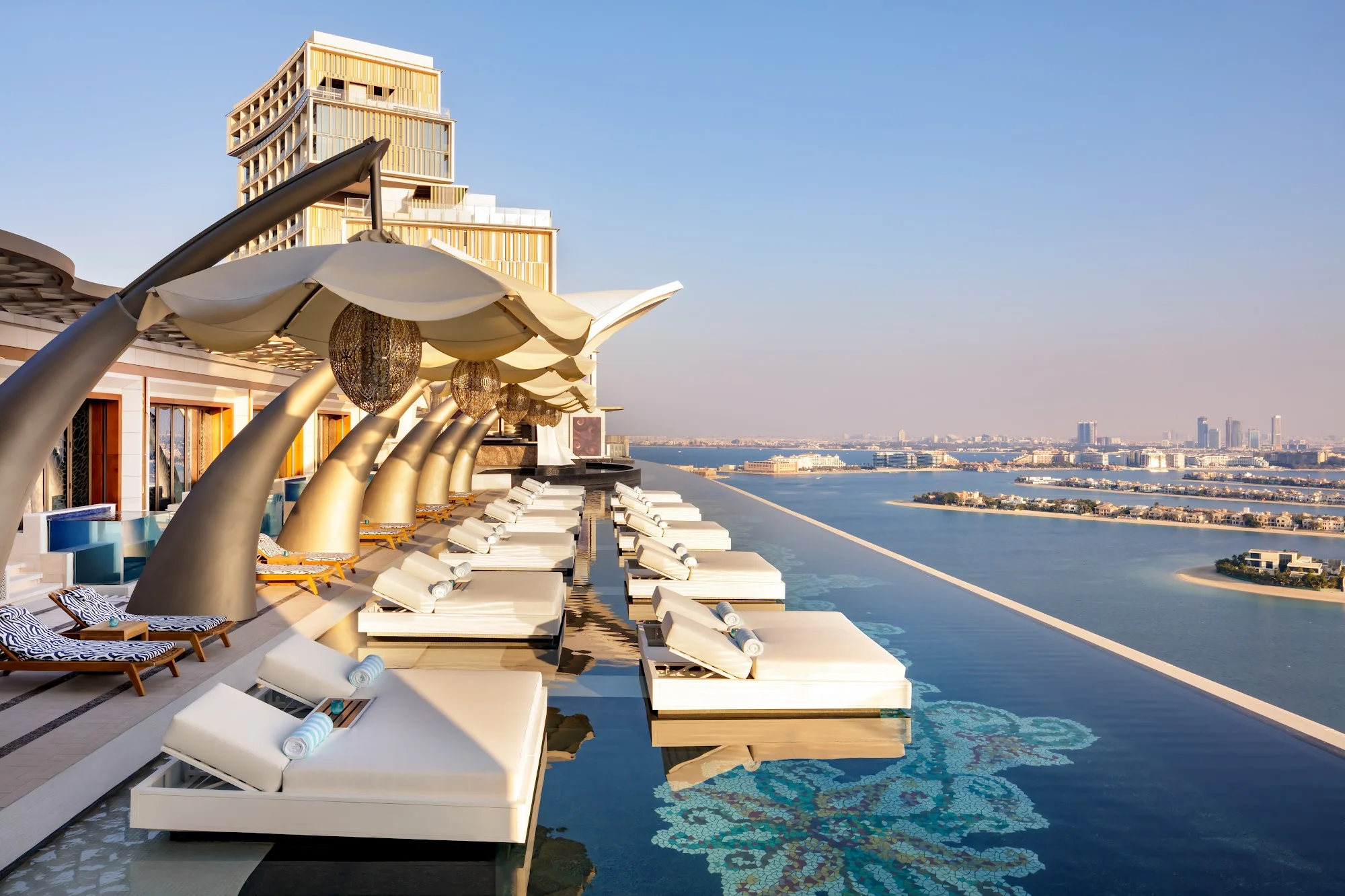Tourism at Cloud 22: Why It's Worth Paying the Entrance Fee to Atlantis ...